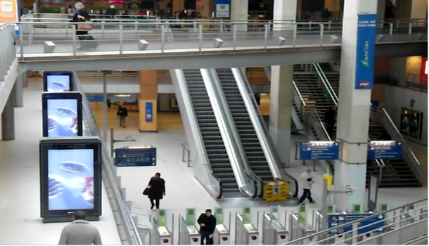 Sephora transforma las pantallas digitales de las estaciones de tren de ...