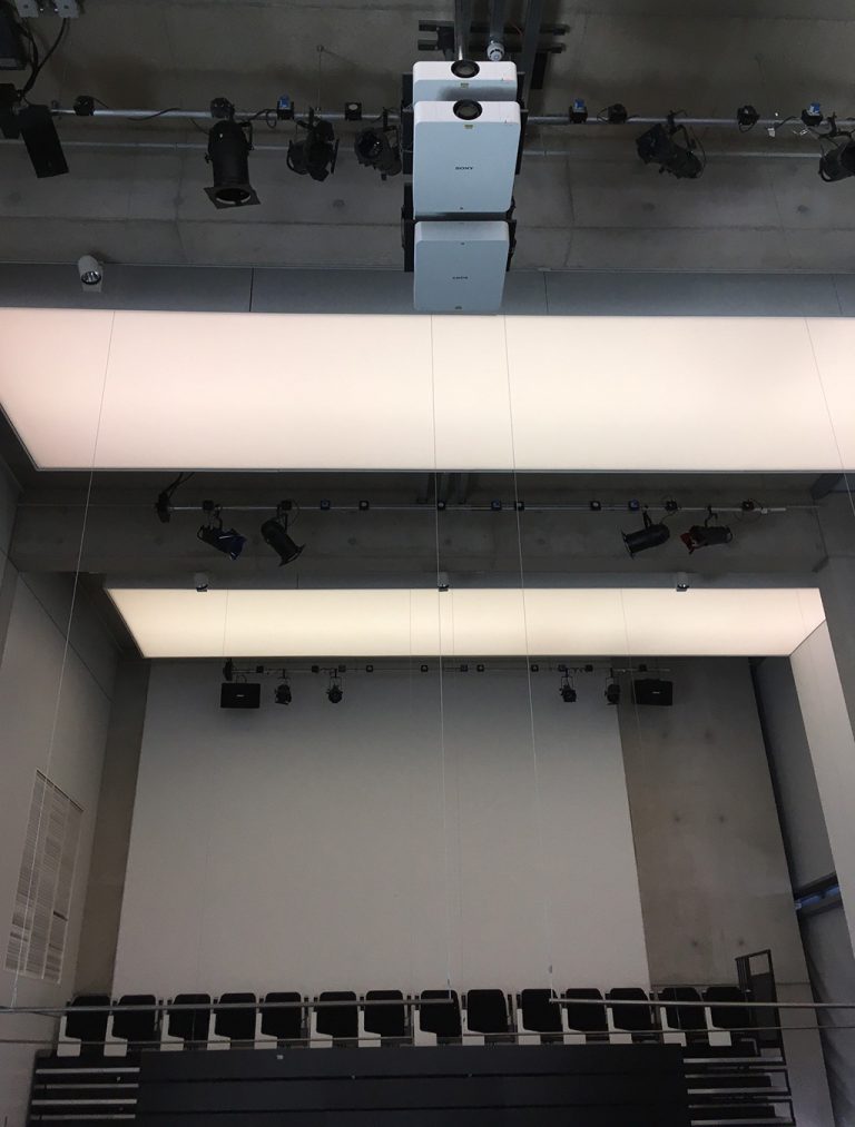 Manchester Metropolitan University moderniza su equipamiento de ...