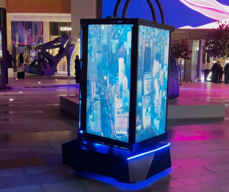 RoboAds develops the first mobile digital advertising robot