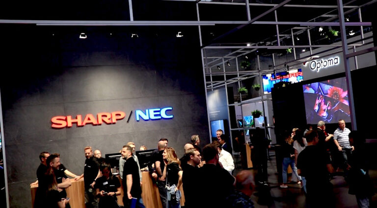 Sharp NEC Display Solutions realizó la presentación oficial de su nueva ...